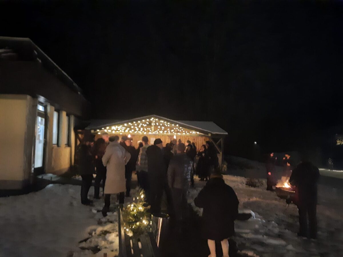 Adventfenster öffnet im OptimaMed Gesundheitsresort Salzerbad