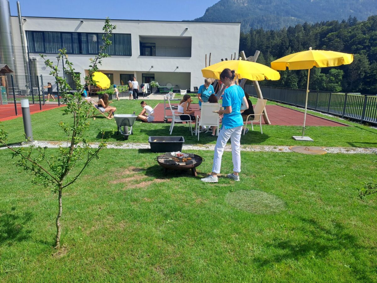 Sommerliche Grillerei im OptimaMed Wiesing - OptimaMed.at